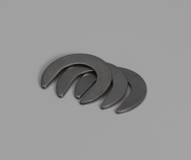 製品事例| C型シム SPCC（鉄） | 特注シム製造センター.com